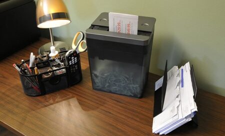 Best 5 Desktop Paper Shredders In 2022 - OfficeNeedle