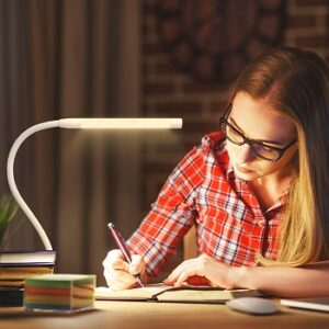 20 Study Lamps With Optimal Light For Kids' & Adults' Eyes